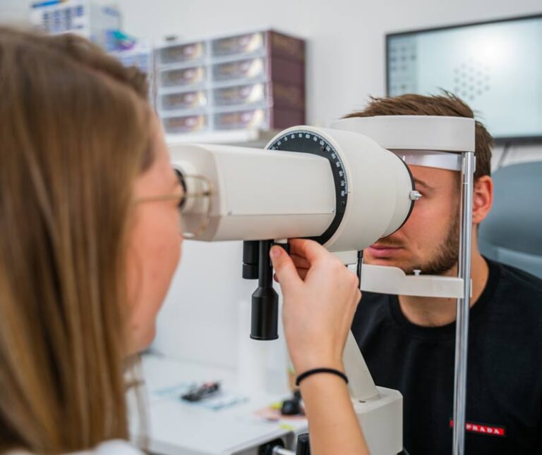 Celovit Pregled Oči in Dioptrije v Sloveniji | Optika Oftalmos